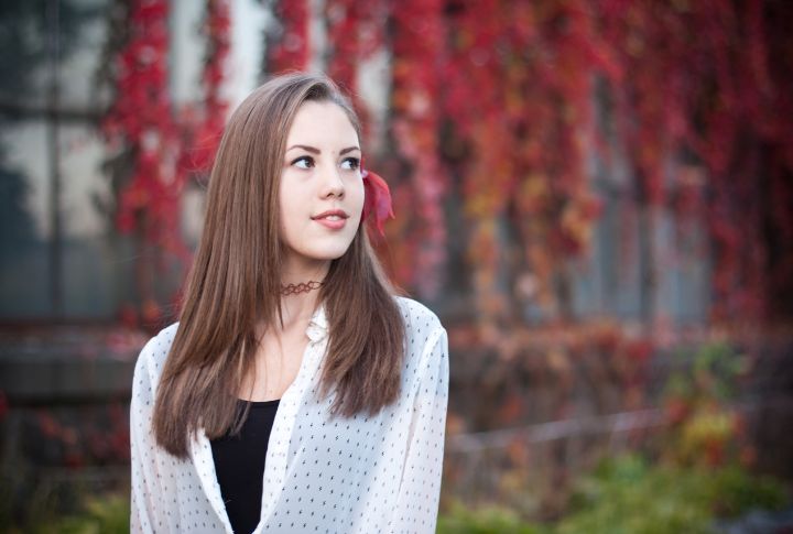 15 flattering haircuts and hairstyles for women with round faces