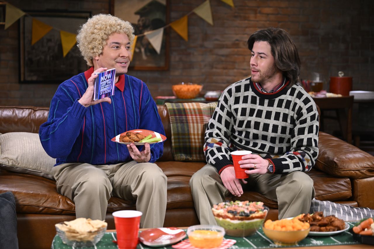 Jimmy Fallon looks so different ditching his signature dark hair for ...