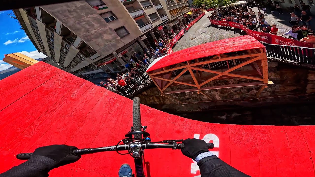 Watch the best urban slopestyle riders at Red Bull Castle Ride