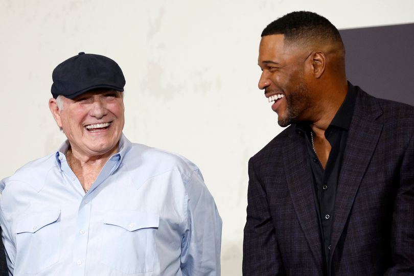 Michael Strahan couldn't help but laugh at Terry Bradshaw after bizarre ...