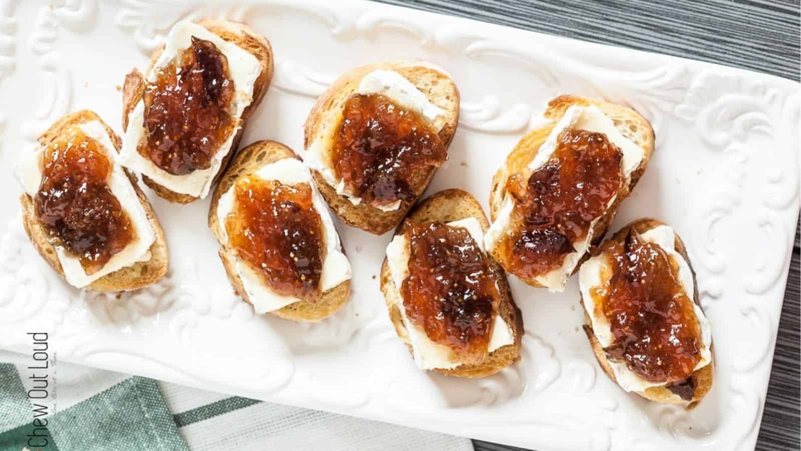 Bite-sized game day favorites: 22 easy snacks for a crowd