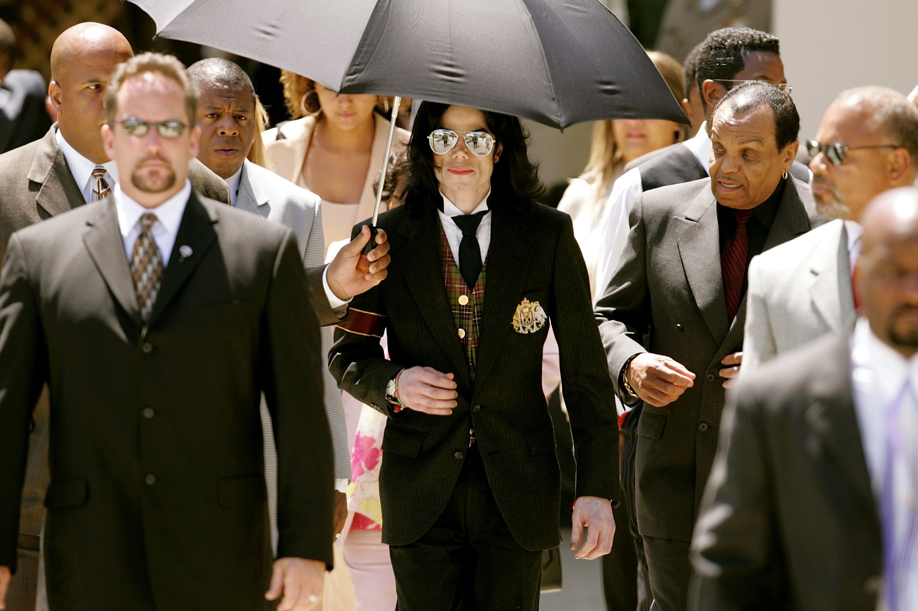 Michael Jackson 'was a pedophile who could abuse children almost with ...