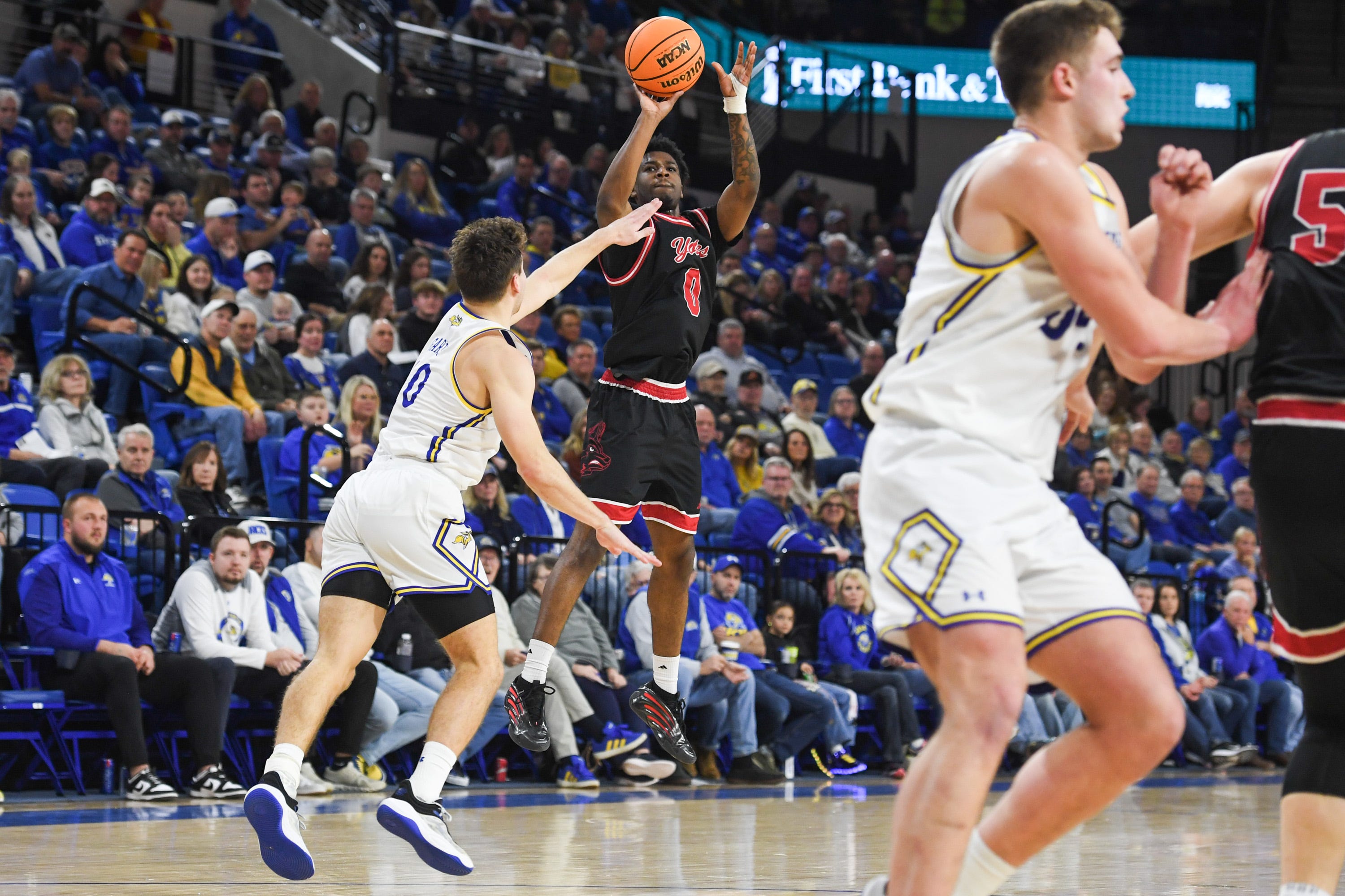 3 takeaways from South Dakota basketball's win over SDSU