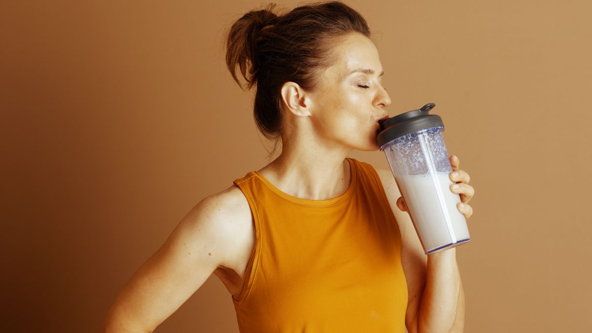 Here is the optimal time for you to drink a protein shake