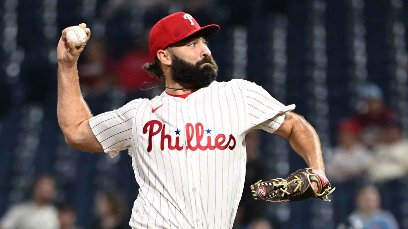 Phillies re-sign veteran reliever to minor league deal