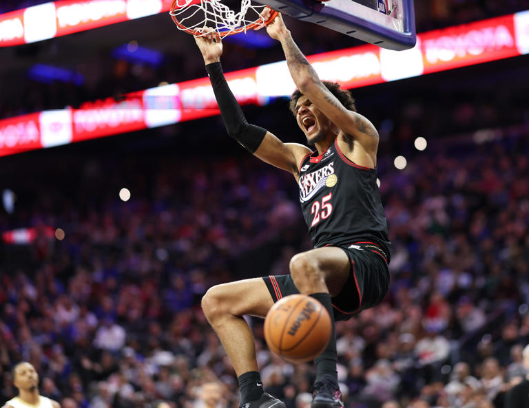 Reported details of Dominick Barlow's new Sixers contract emerge