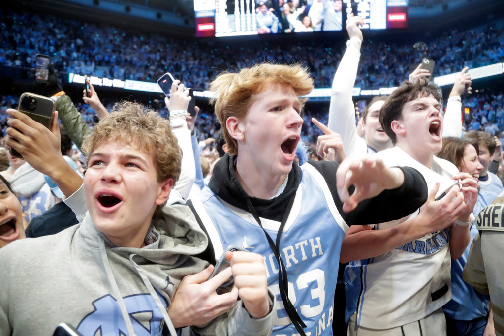 Seth Trimble hits late 3 to lift No. 14 UNC past No. 4 Duke 71-68 in ...
