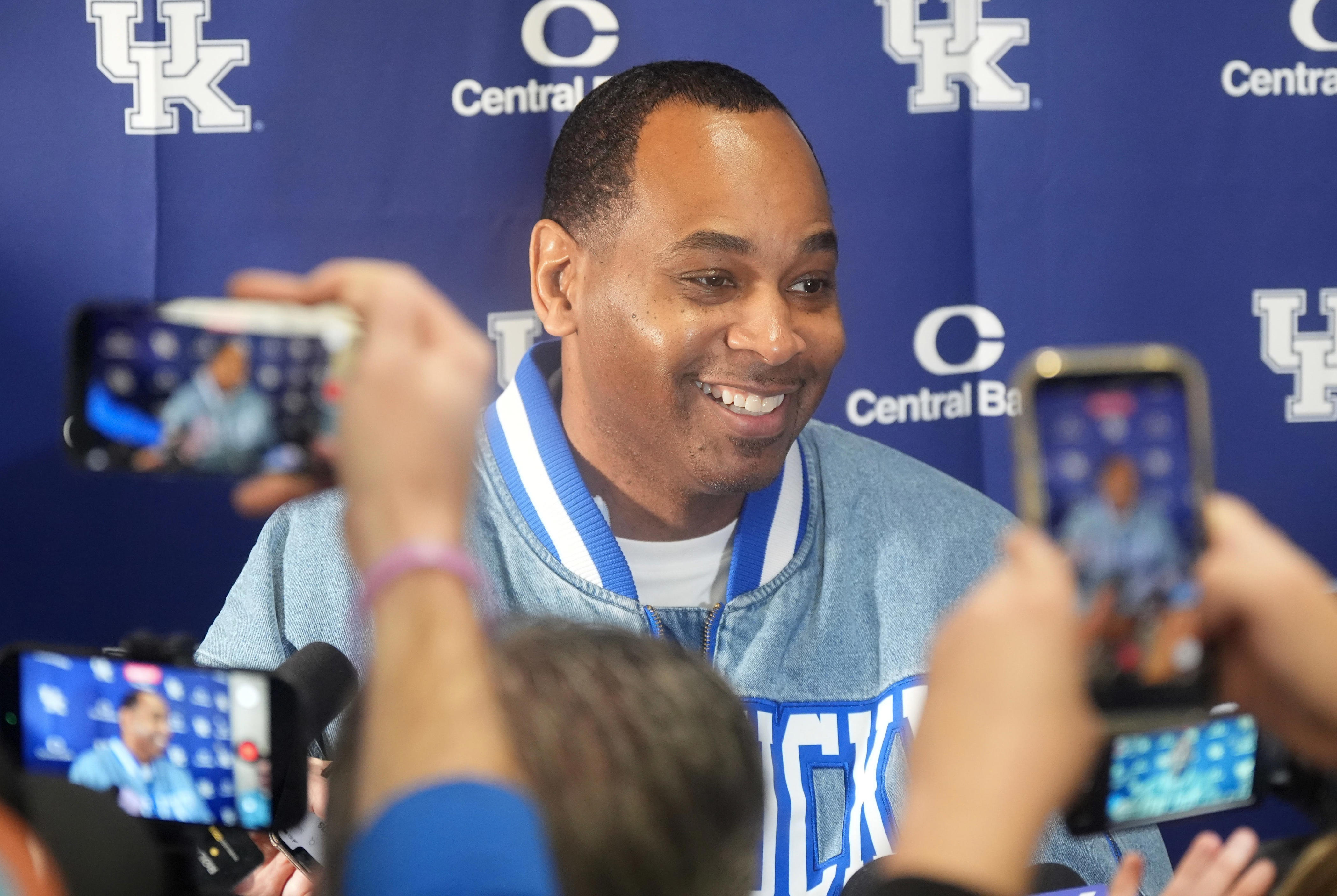 Kentucky basketball legends speak on denim jerseys, 1996 title run at ...
