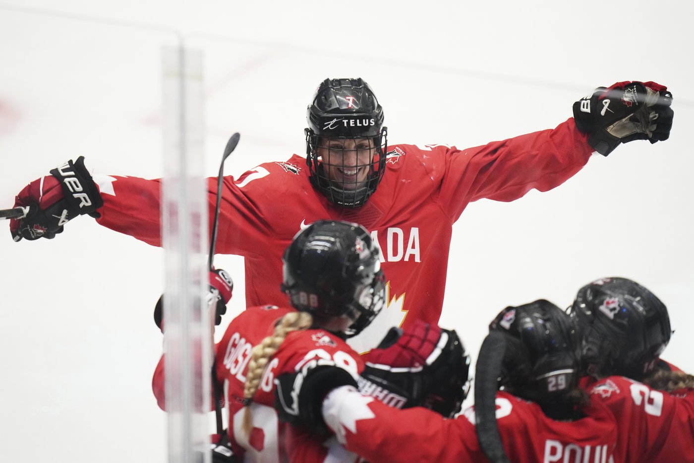 Canada’s women’s hockey team tops Switzerland 4-0; Maltais reaches podium