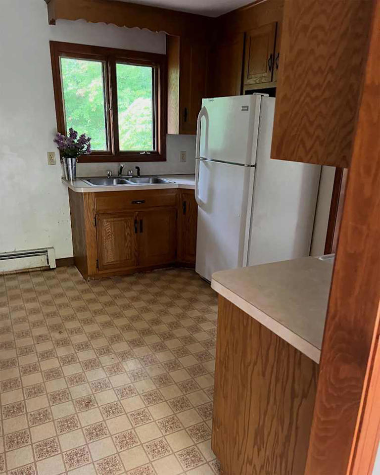 This 'dark and dated' '80s kitchen gets a gorgeous modern makeover