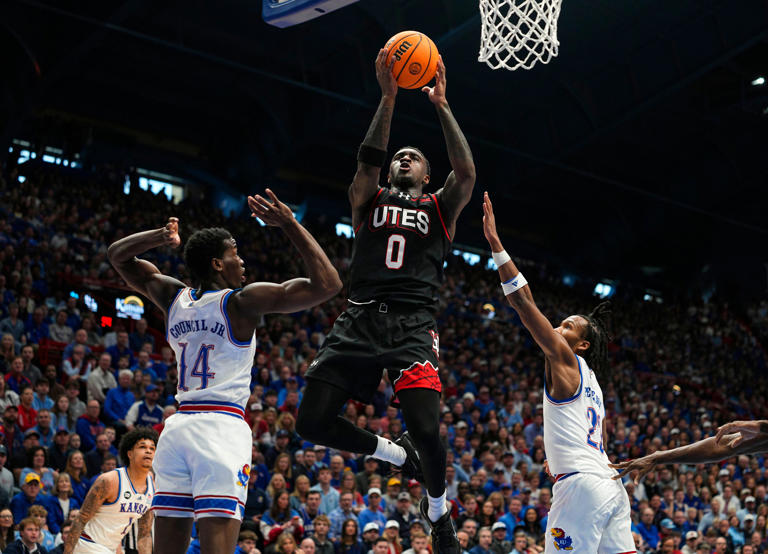 Kansas basketball vs Utah final score, highlights: KU wins 7th straight