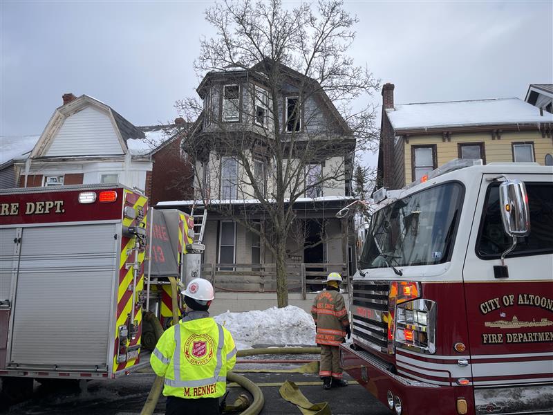 Crews respond to Saturday afternoon house fire in Altoona