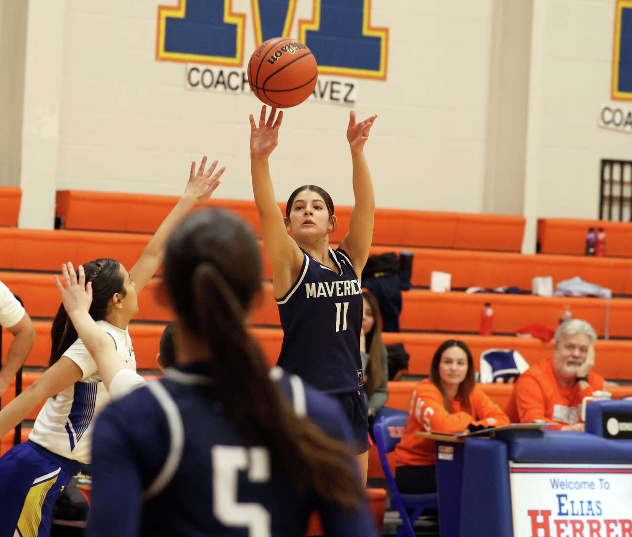 Photos: Herrera claims eighth-grade city title over United