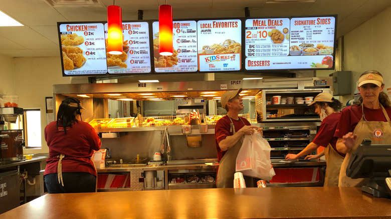 7 facts about Popeyes only a real fried chicken fan would know