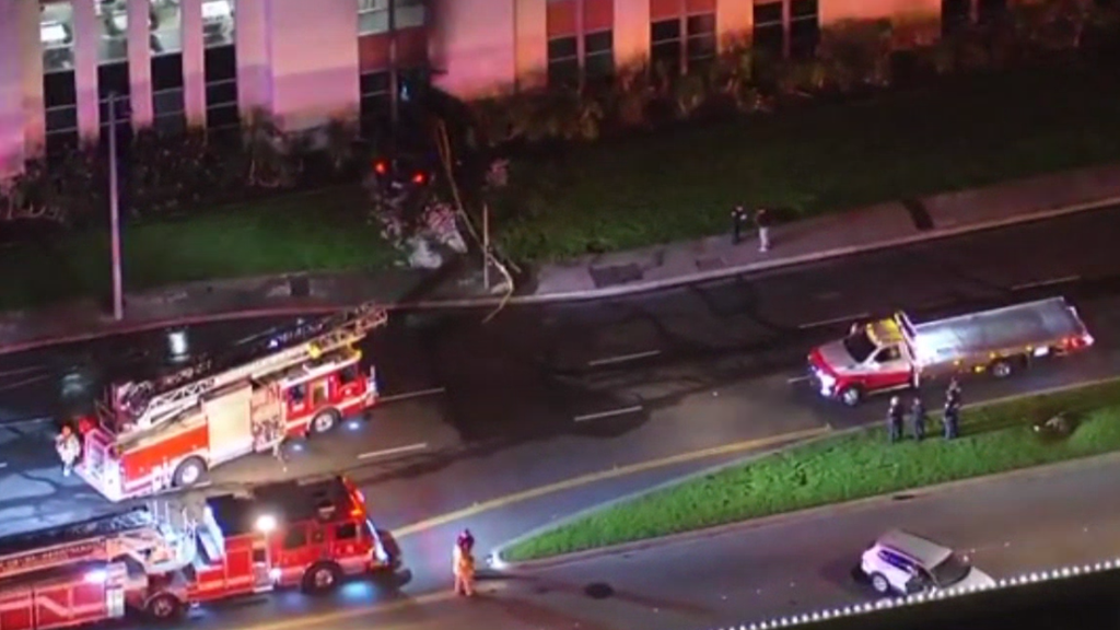 Multiple people injured after car crashes into Manhattan Beach building