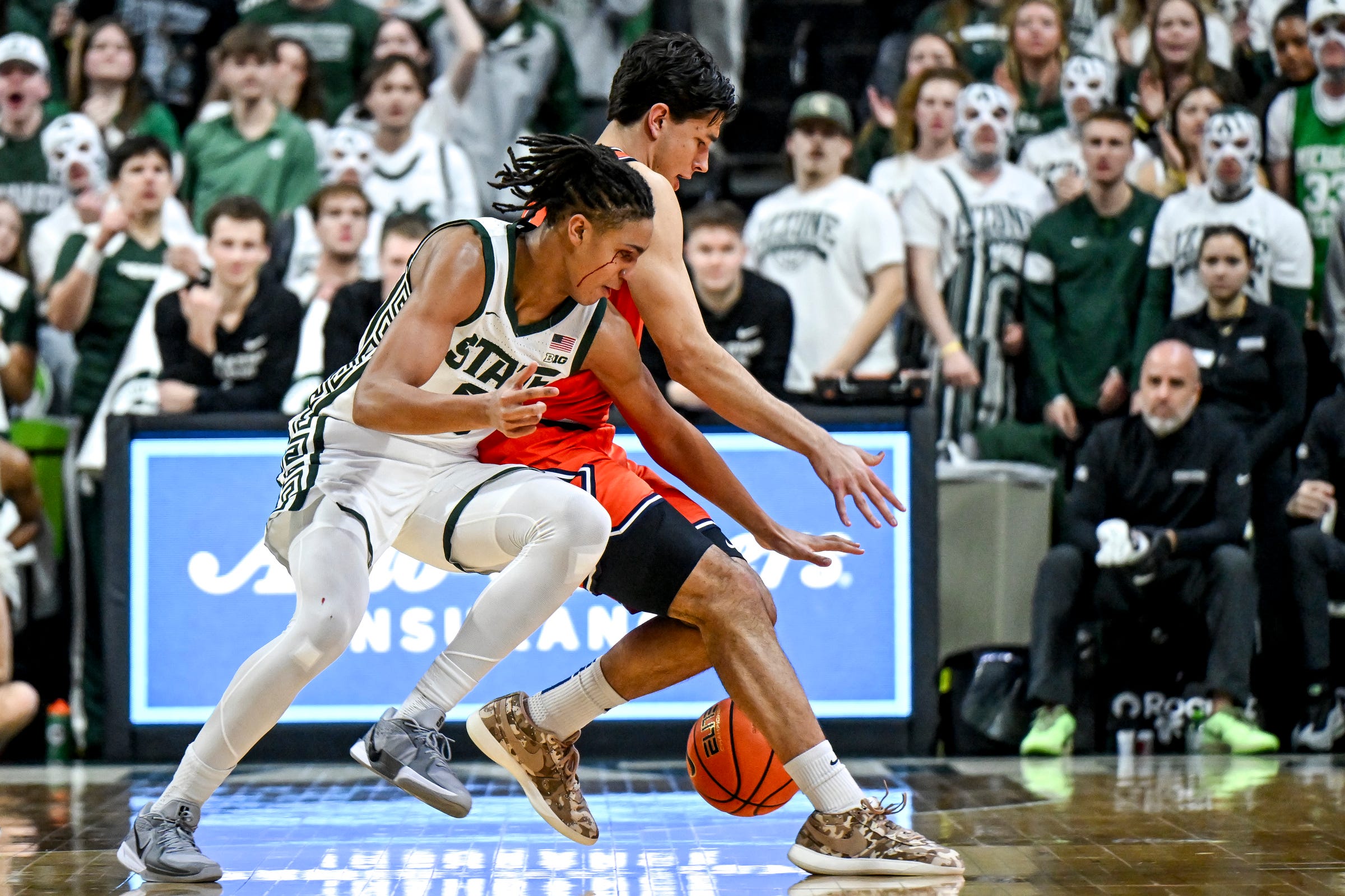 Jordan Scott's 'D,' Kur Teng's 3 lead MSU basketball's bench brigade