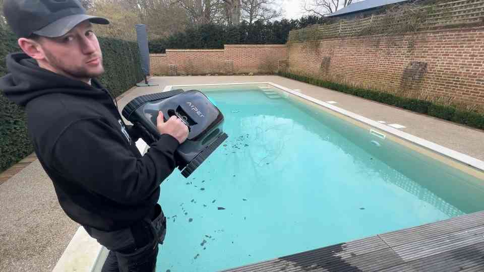 Which cordless pool cleaner actually works better?