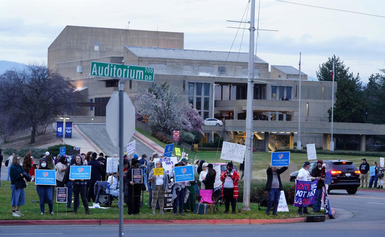 Redding protest targets Turning Point USA event that gets large crowd