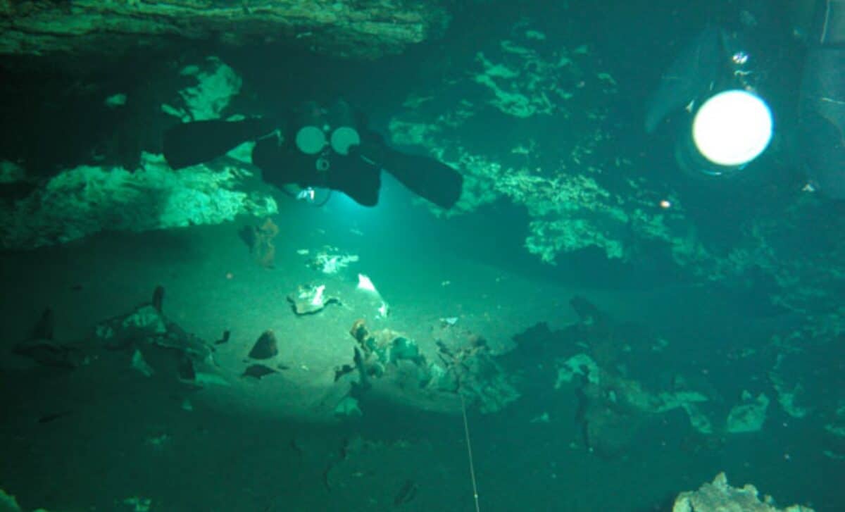 This hidden cave system in Mexico just reclaimed the title of the world ...