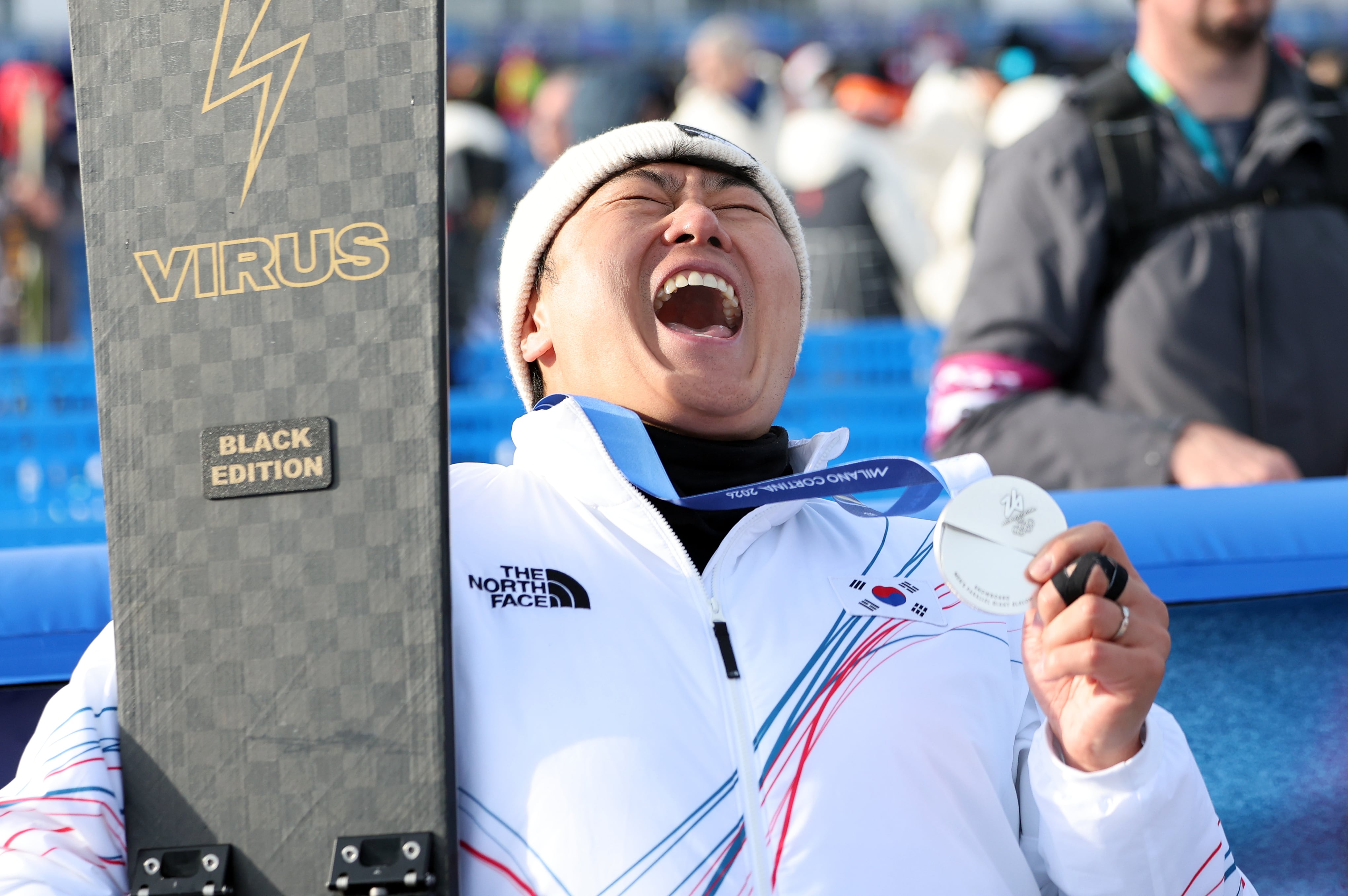 Kim Sang-kyum secures silver, jokes about shirtless celebration
