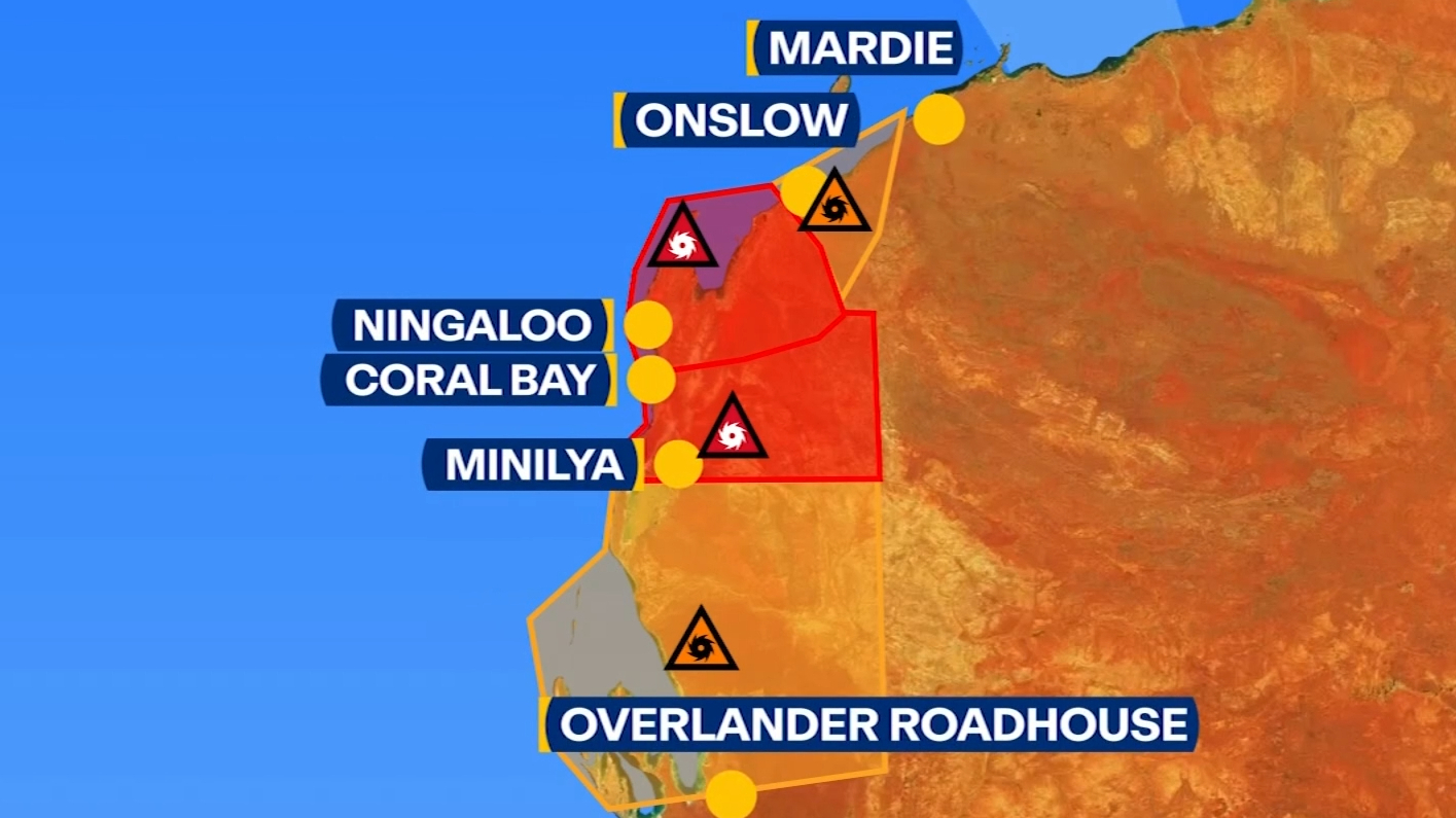 'Too late to leave' as Cyclone Mitchell threatens lives, homes