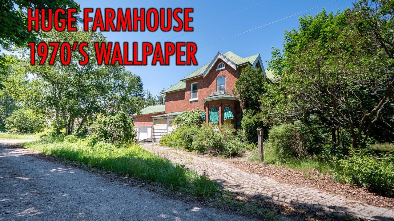 Abandoned 1970s farmhouse & mansion – crazy vintage wallpaper everywhere