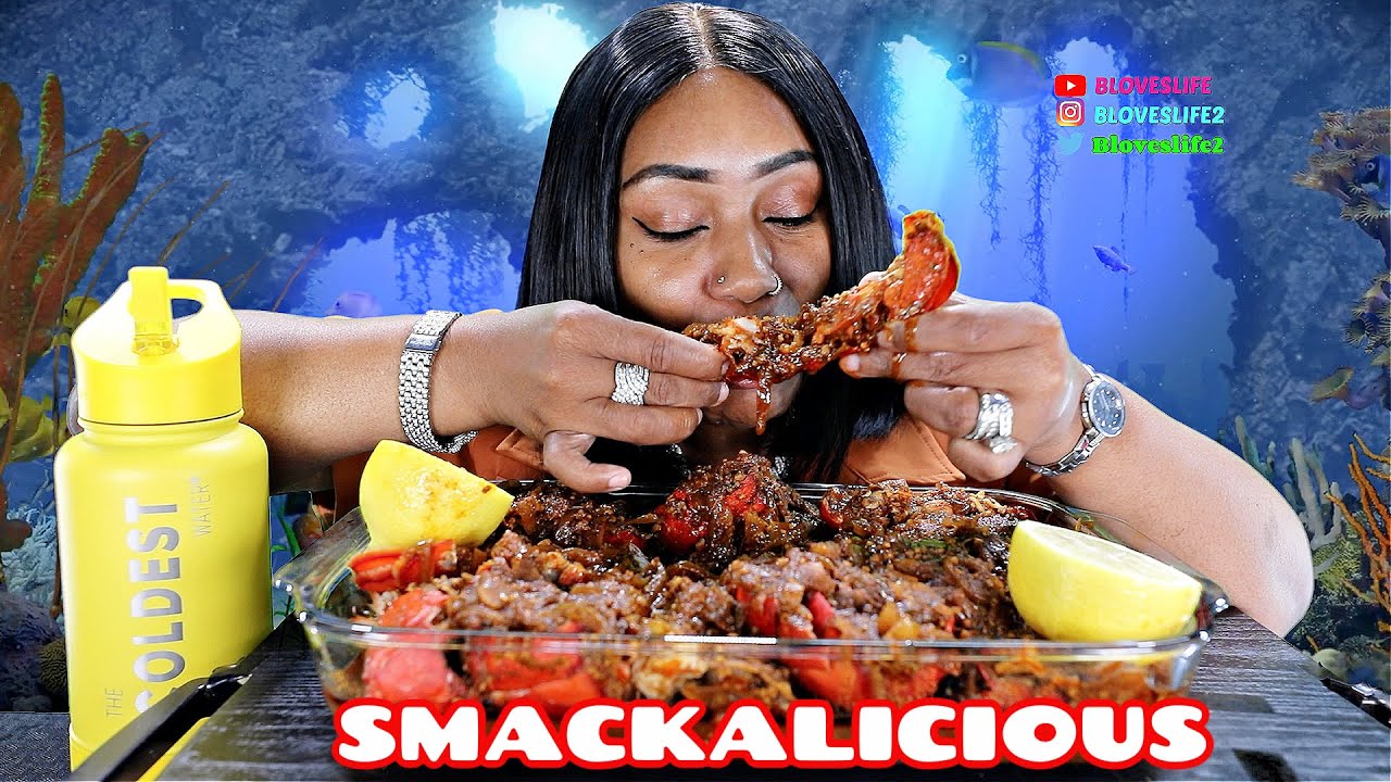 Massive lobster boil smothered in Smackalicious sauce mukbang