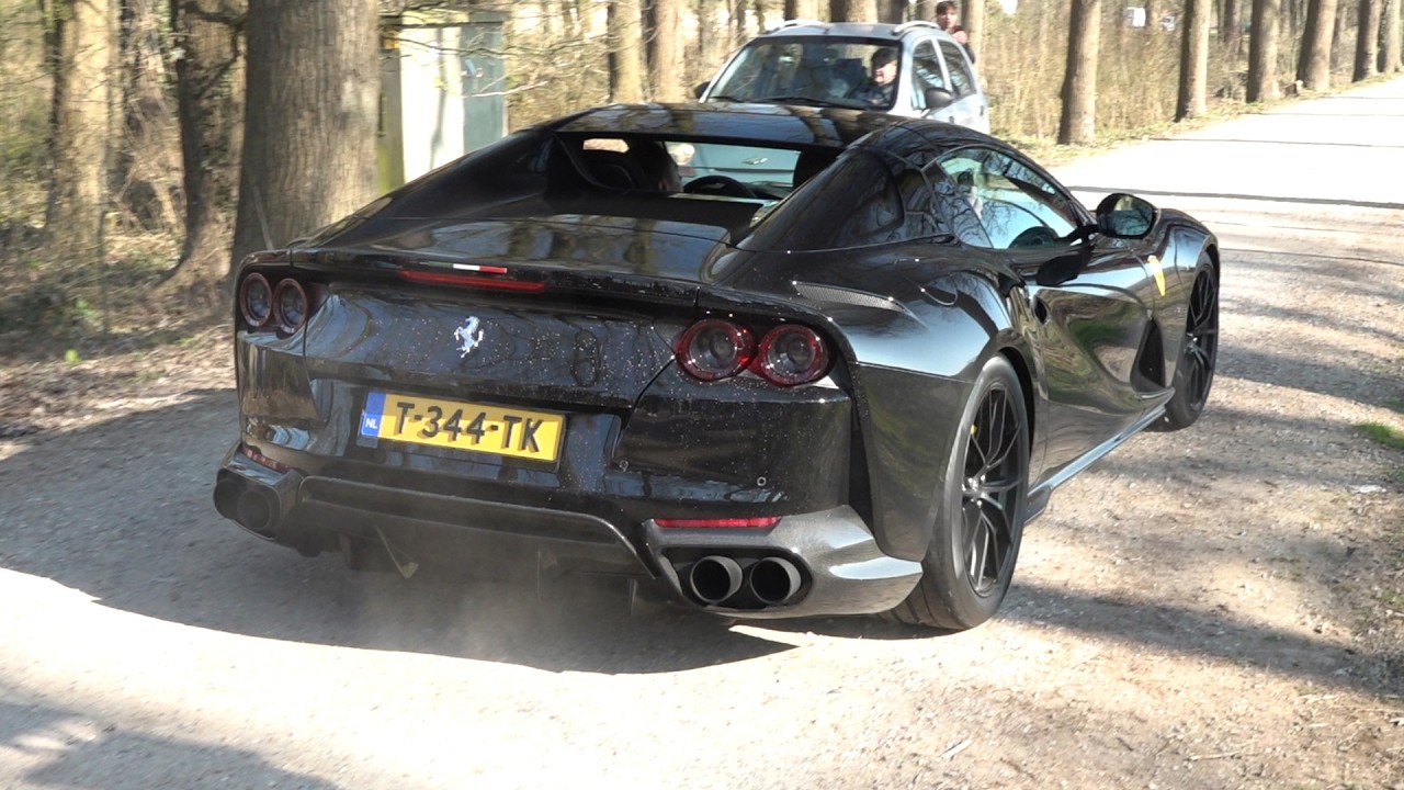 Quão alto é o som da Ferrari 812 GTS com escapamento Novitec