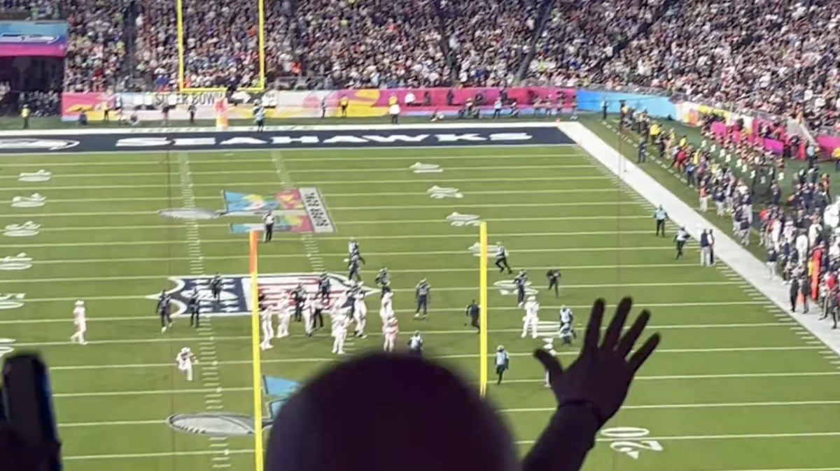 Video: Streaker runs onto field at Super Bowl 60