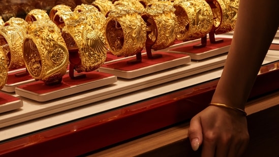 Gold, silver rates today LIVE updates: 24-k gold in India priced at ₹1 ...