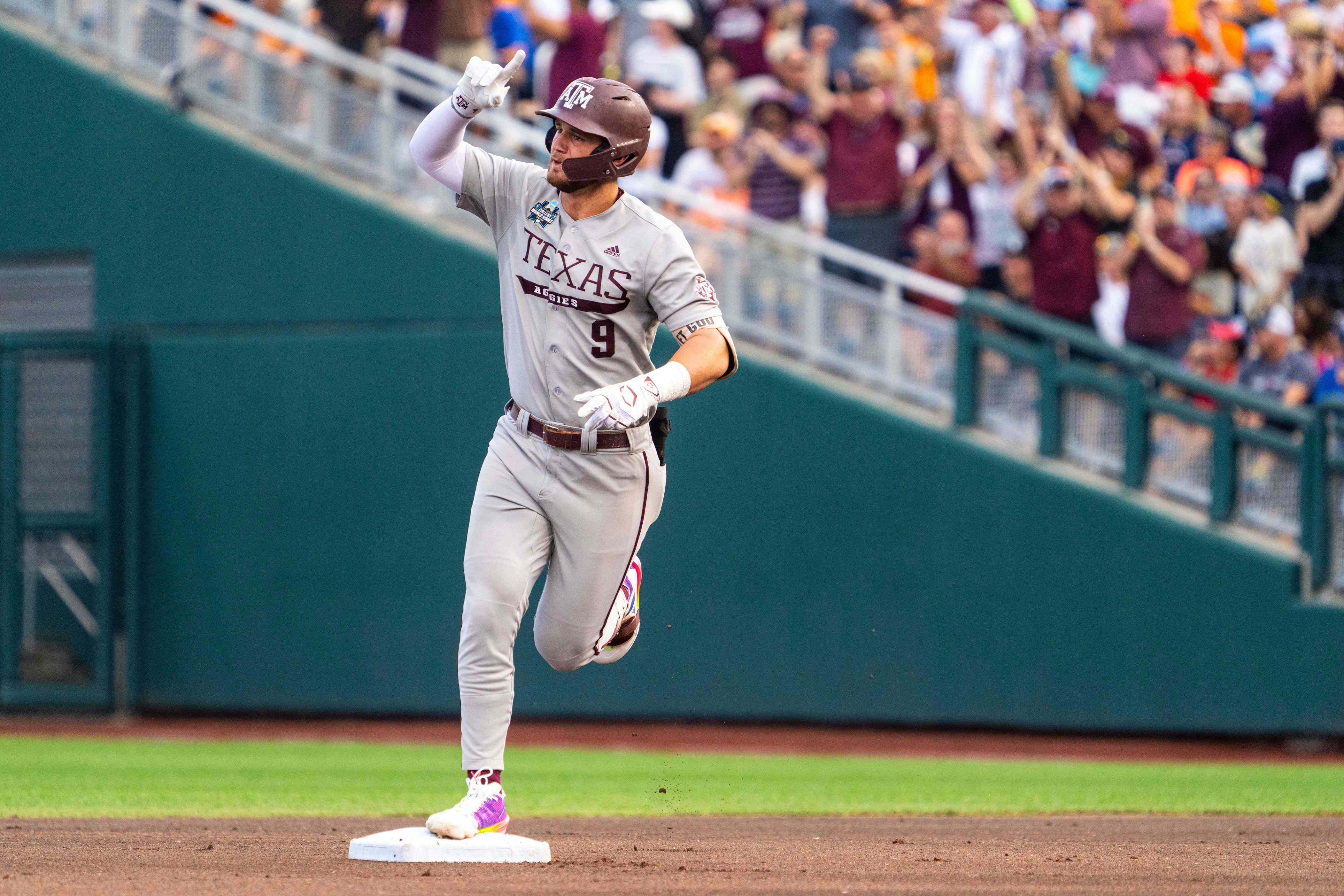 Texas A&M slugs its way to a 16-2 run-rule win over Sam Houston