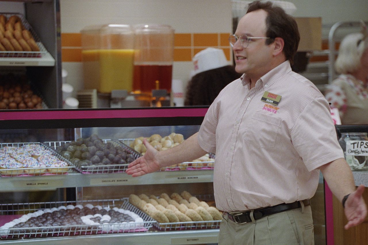 Dunkin' Super Bowl 2026 ad assembles TV sitcom all-stars: Here's who ...