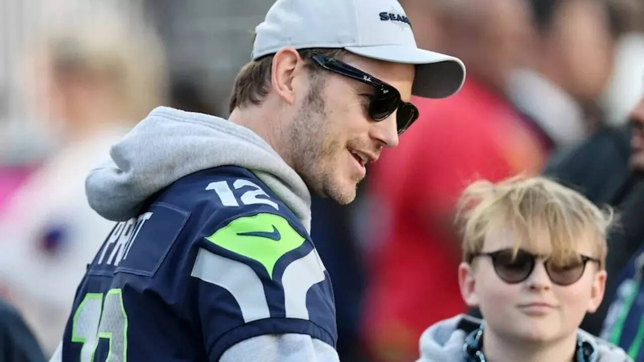 Super Bowl 2026: Chris Pratt and son Jack Pratt appear to announce the ...