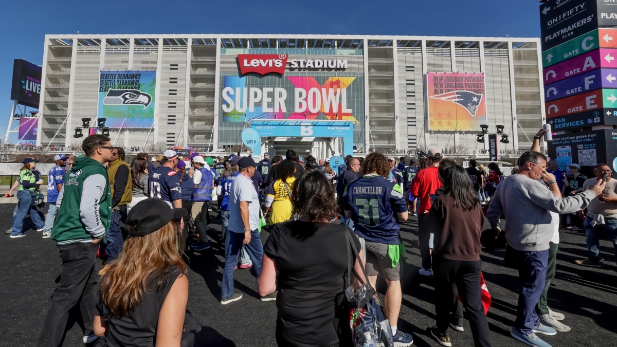 NFL: Hungry for the Super Bowl? The jaw-dropping menu prices at Levi's ...