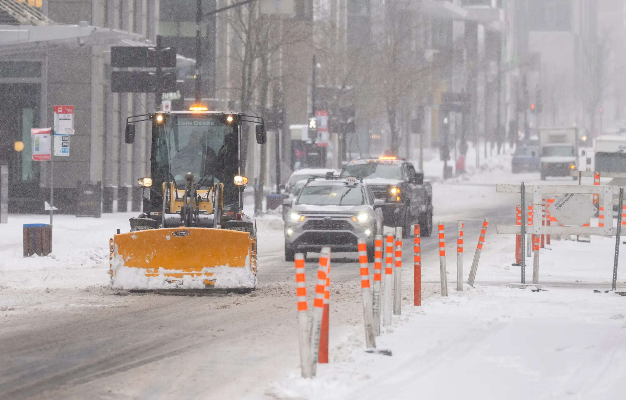 Severe winter storm leaves 150 vehicles abandoned as communities rally ...