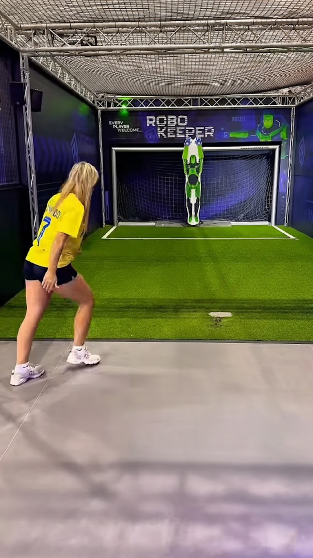 Shot power challenge 1% to 100% vs robot keeper