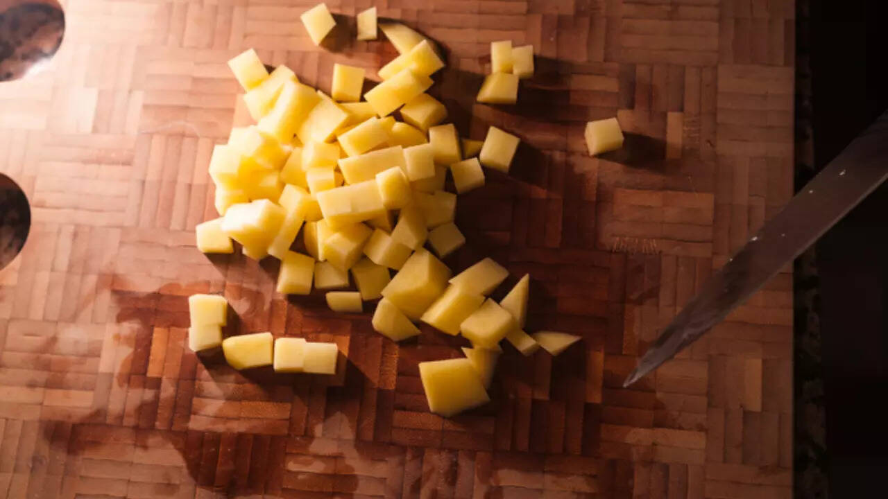 How to make classic Bengali aloo posto for lunch