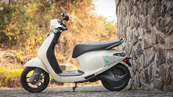 Bajaj Chetak C25 electric scooters gifted to RCB women’s T20 cricket ...