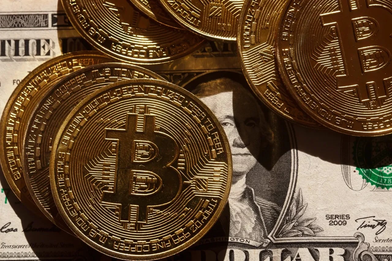 Bitcoin finds a floor at $70K amid surging liquidations and Fed ...