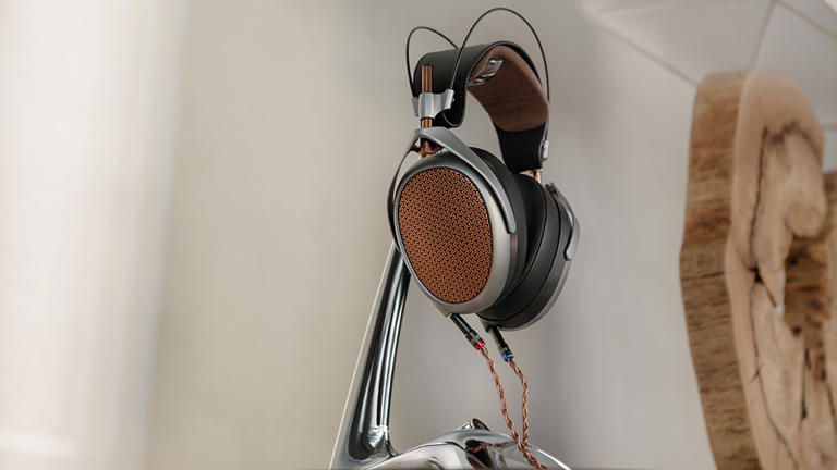 Meze Audio Poet review: Planar magnetic masterpiece