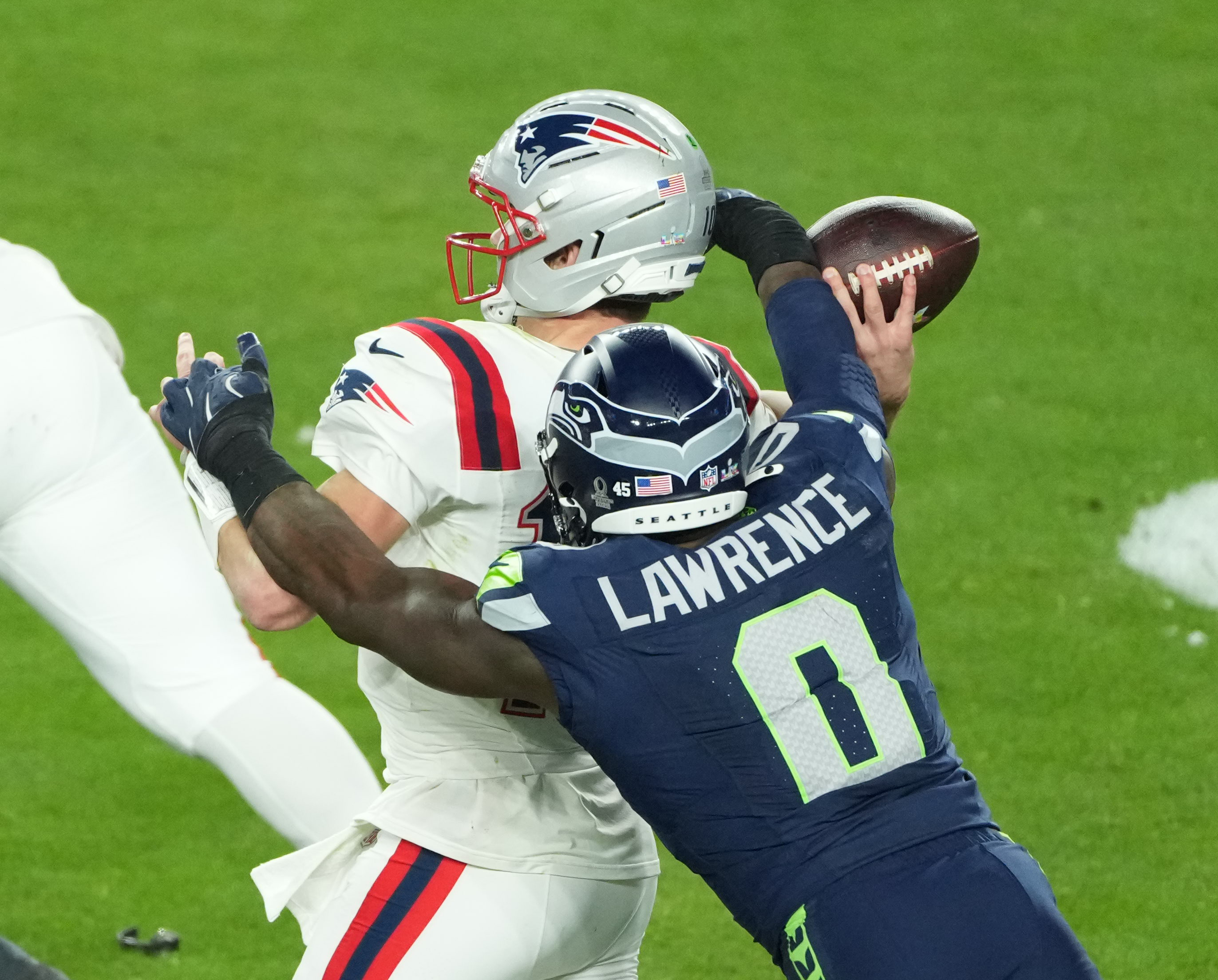 Former Cowboys pass rusher DeMarcus Lawrence wins Super Bowl with Seahawks