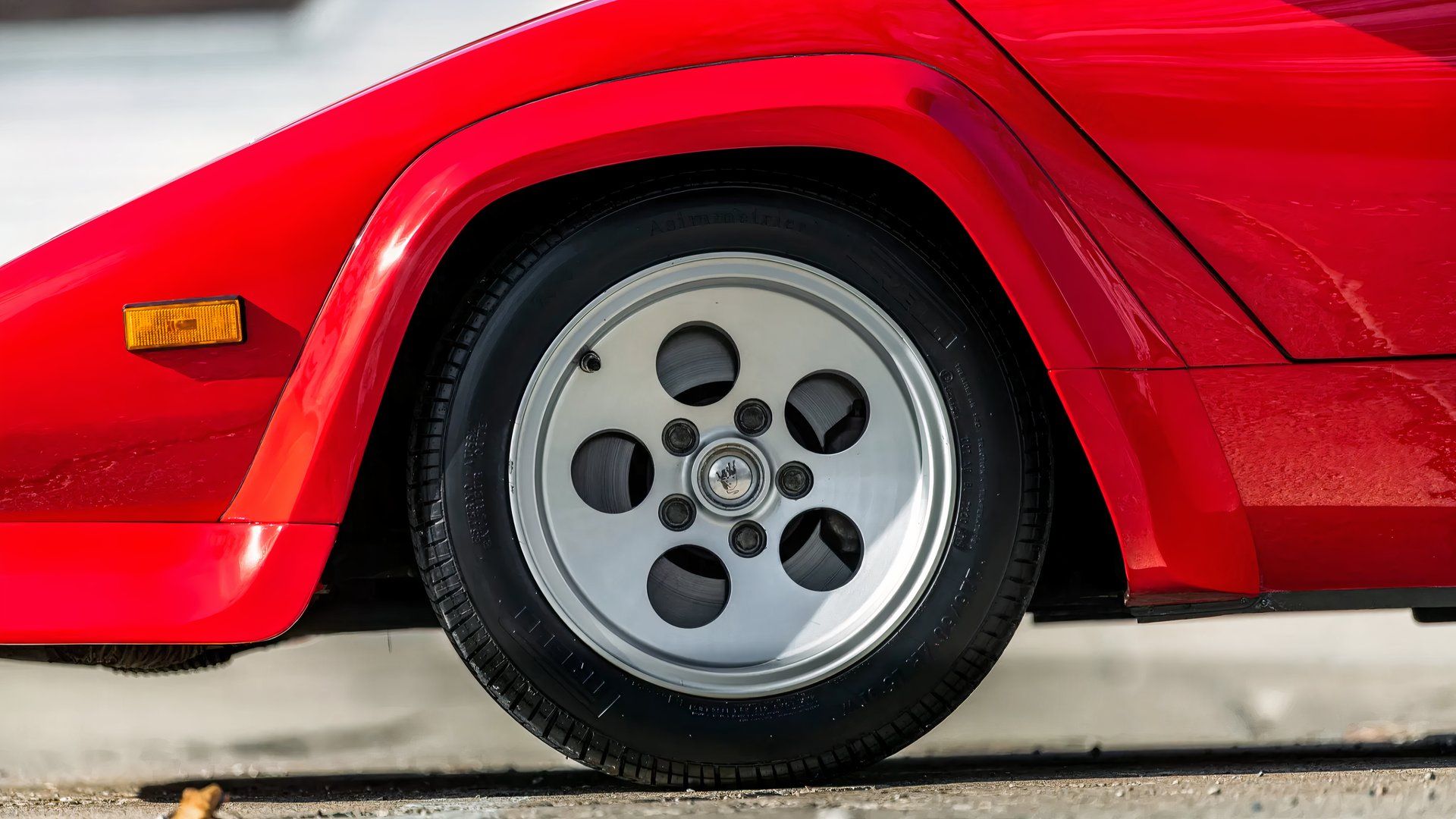 10 analog supercars that keep climbing in value