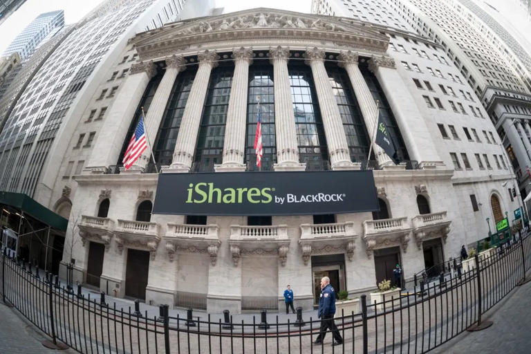 Are hedge funds really behind Bitcoin’s wild week? BlackRock’s IBIT ...