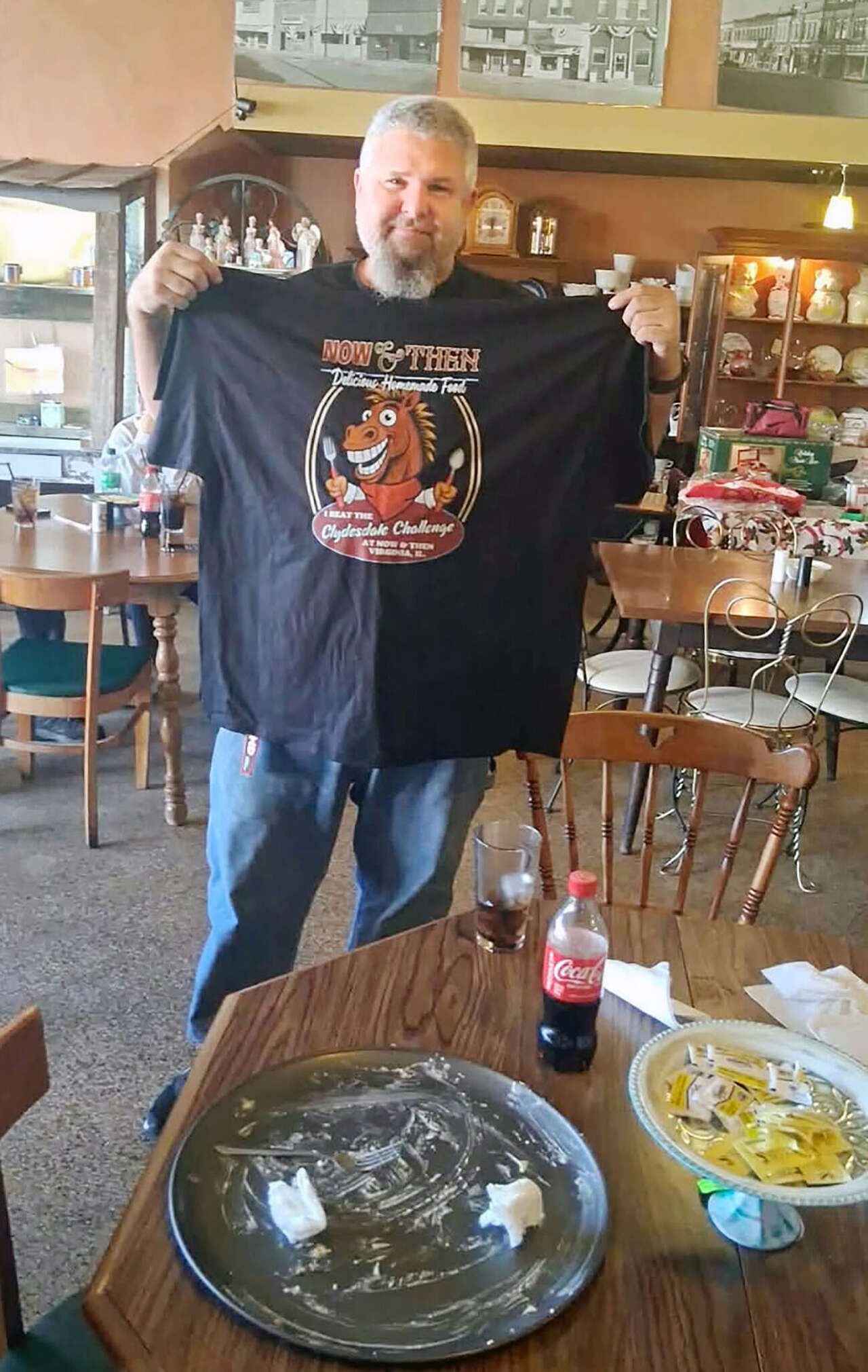Challenging Virginia restaurant's 4-pound horseshoe requires a tight ...