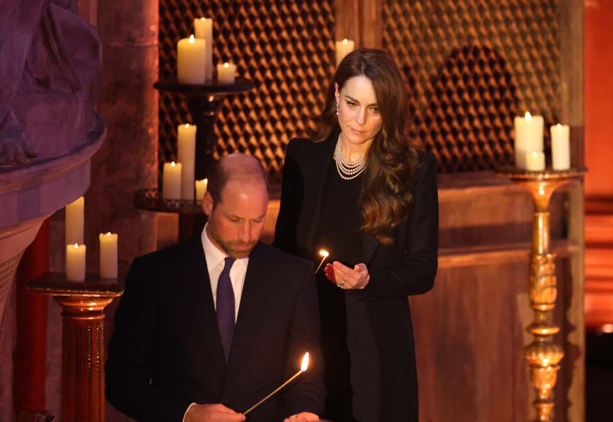 Why Prince William left girlfriend Kate alone to brave the royals at ...