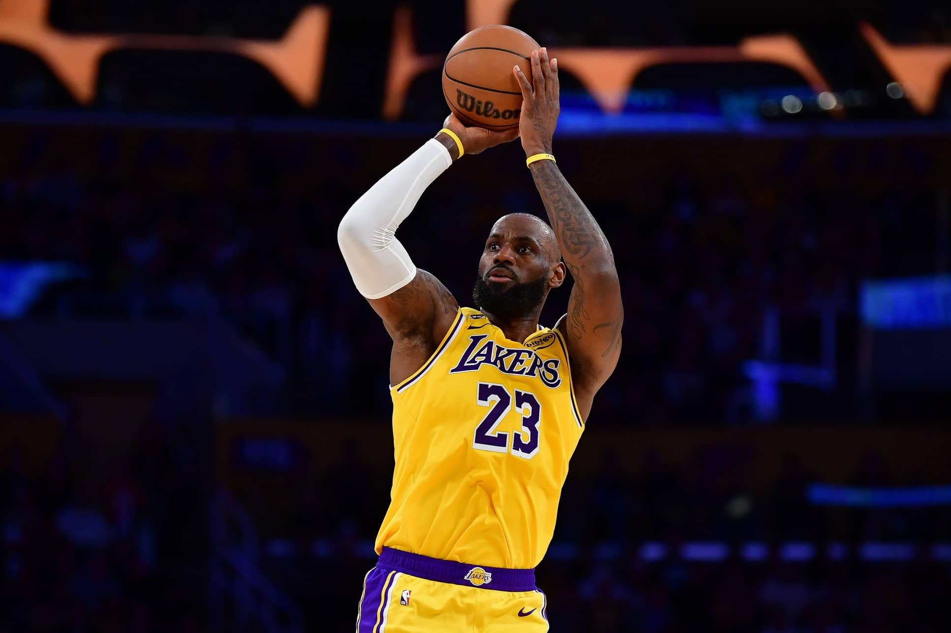 LeBron James picks himself over Michael Jordan in GOAT debate, reveals ...