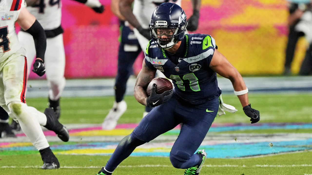 23-year-old receiver rakes in 272 votes to claim offensive player of ...