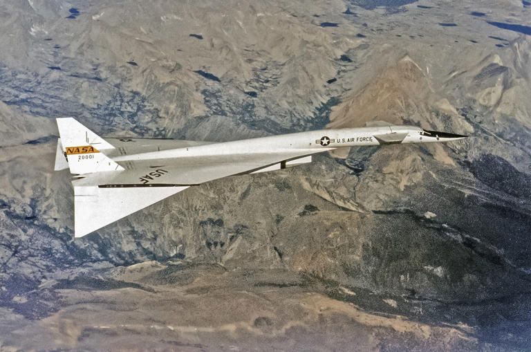 Top 10: Very cool planes from the Cold War