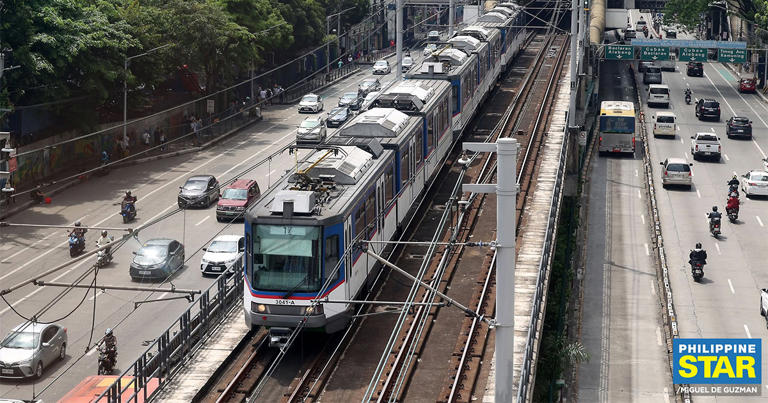 MRT-3 apologizes over sign displayed at Shaw Boulevard station escalator