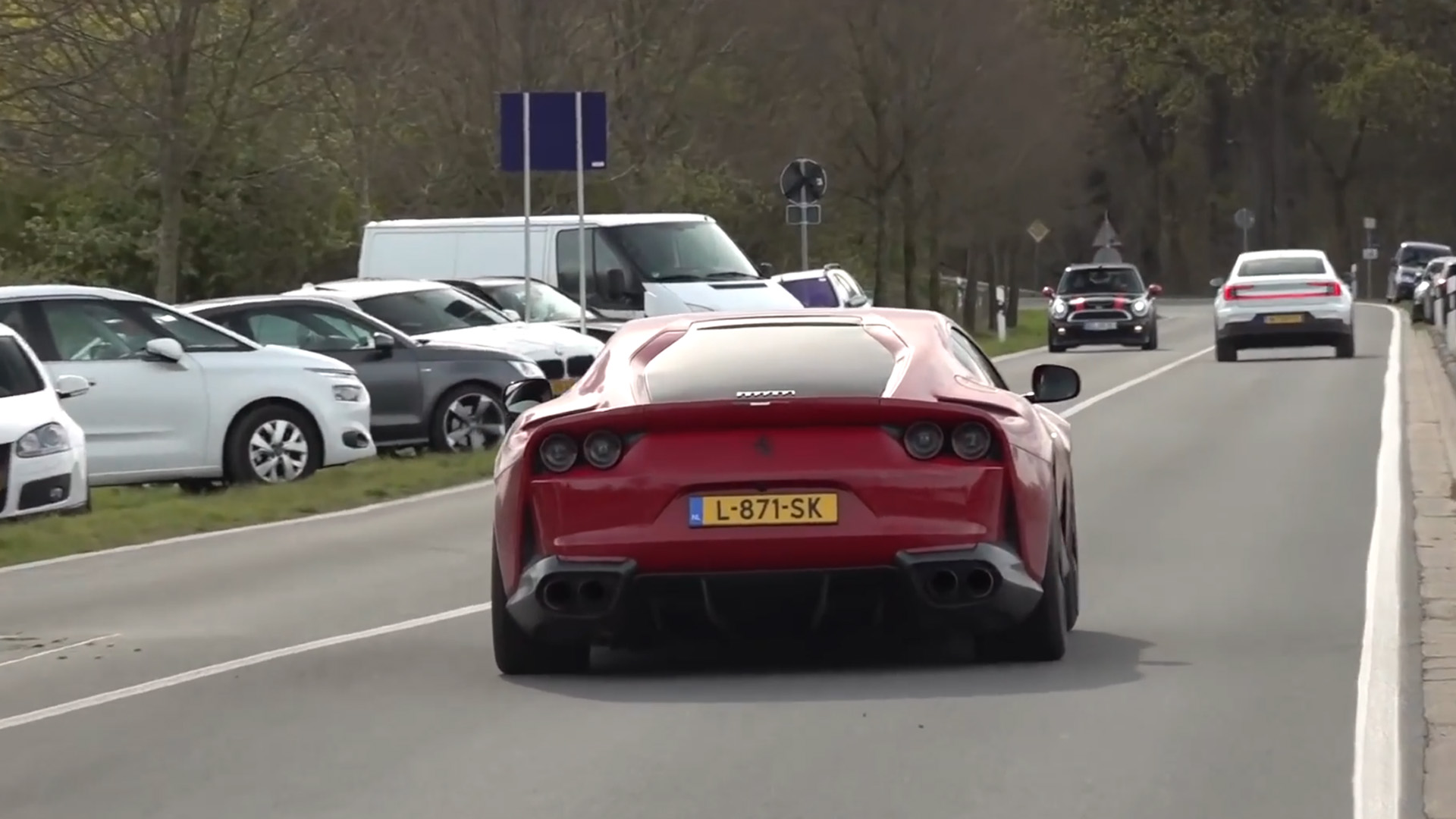 Krachtige Ferrari 812 Superfast met Novitec-uitlaat en sportief geluid